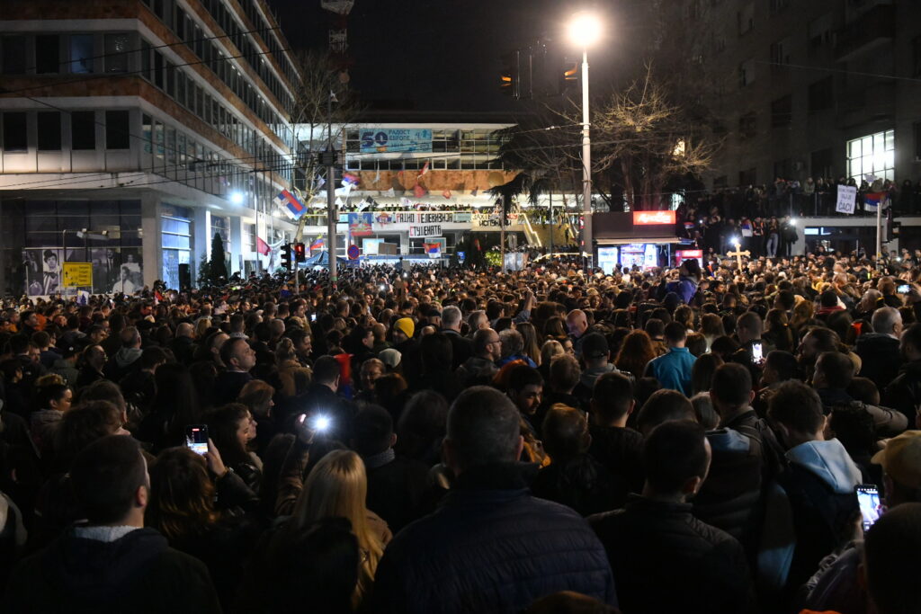 BLOG "Ko ne skače, taj je ćaci" - susret studenata u blokadi i studenata 2.0 kod Pionirskog ...