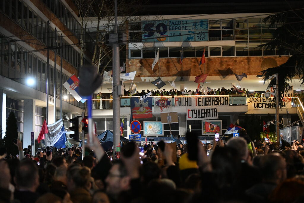 BLOG "Ko ne skače, taj je ćaci" - susret studenata u blokadi i studenata 2.0 kod Pionirskog ...