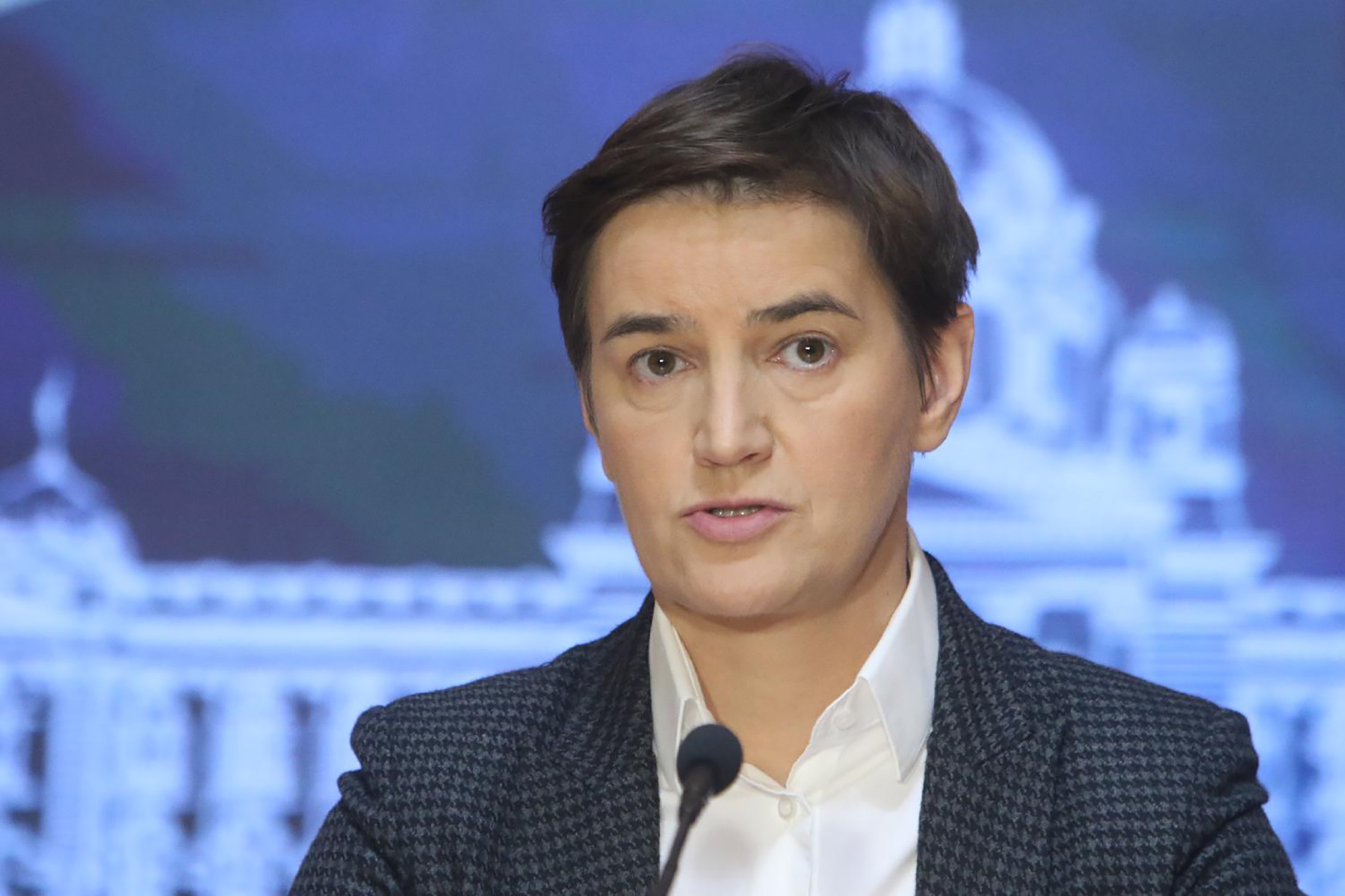 Brnabić "prespojila na masu": Pokušala da citira poznatu izreku i "slomila" jezik VIDEO