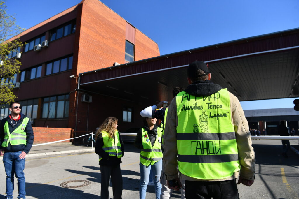 Studenti blokirali depo GSP na Novom Beogradu: Pozivaju građane da im se pridruže