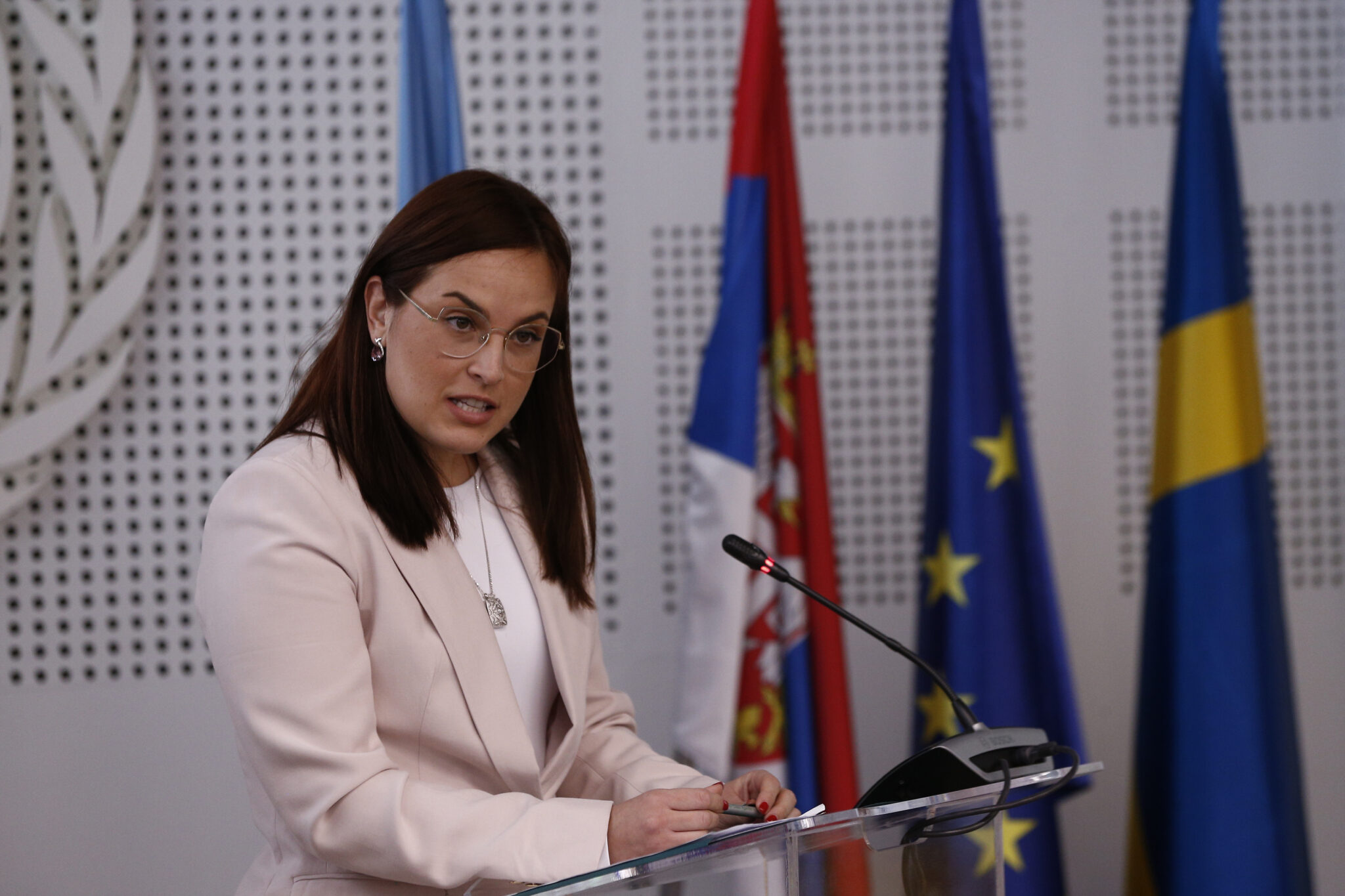 Ko Sara Pavkov, nova ministarka za zaštitu životne sredine