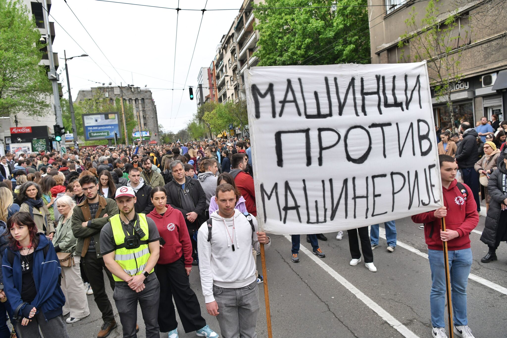 Mašinci u blokadi „objasnili“ zašto se Vučić u snimku mršti na bebu