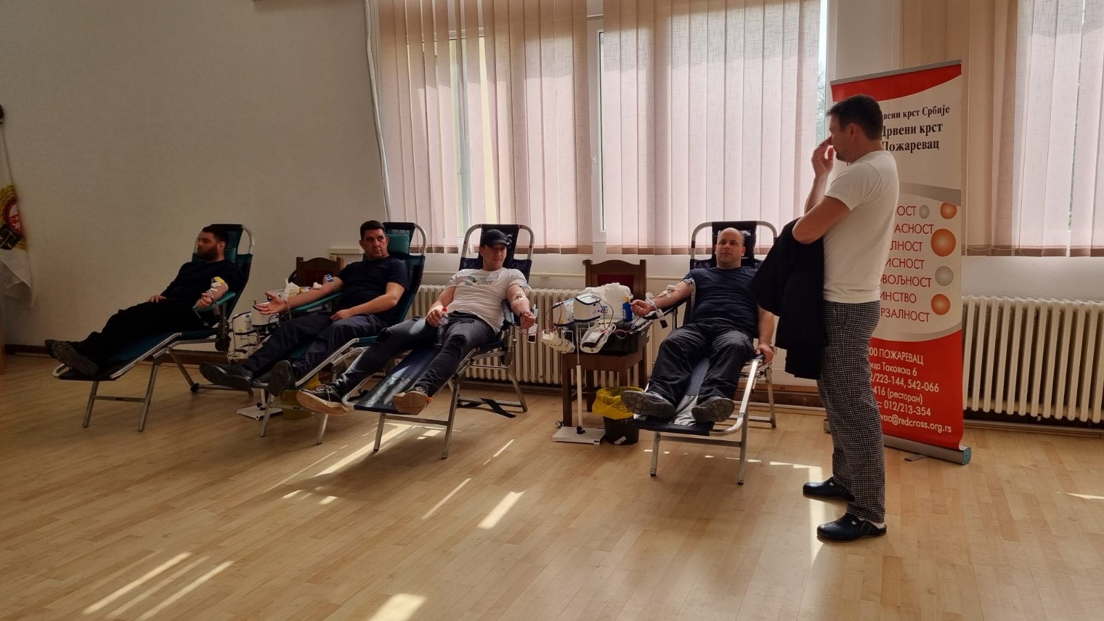 Zaposleni u Kazneno-popravnom zavodu u Požarevcu (Zabeli) uoči Uskrsa ...