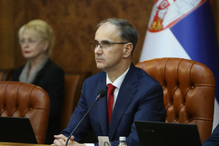 Rektor Madić "pronađen" u Vladi: Razgovarao sa premijerom Macutom o rešenju krize na fakultetima