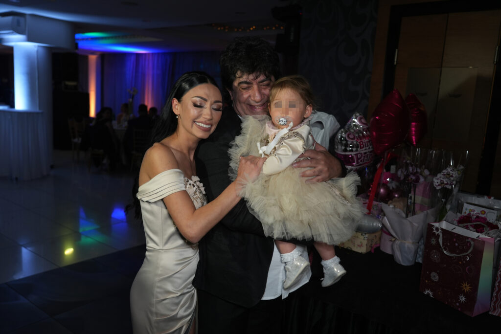 Zorana i Steva Simeunović proslavili prvi rođendan ćerki