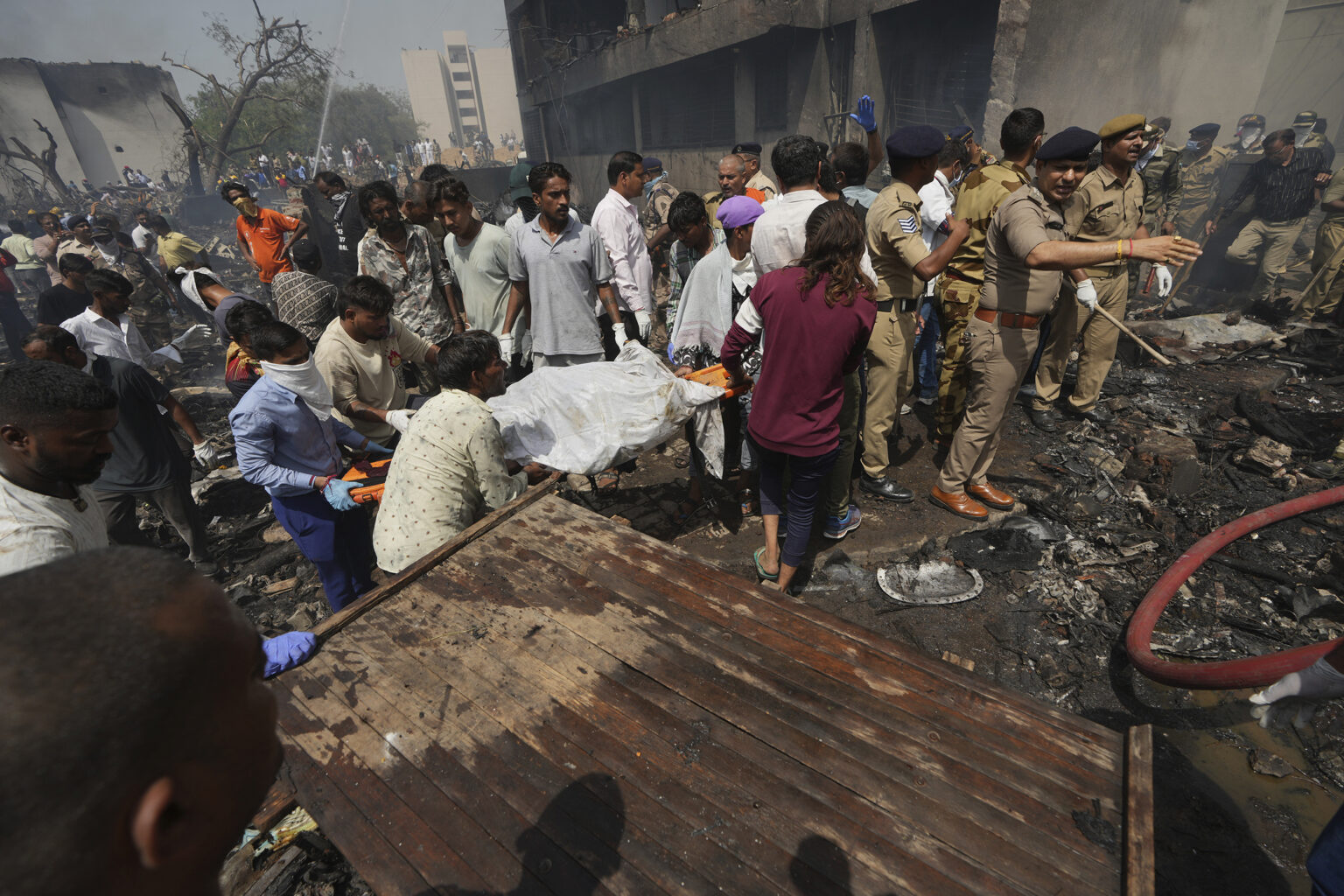 Nema preživelih u padu aviona u Indiji