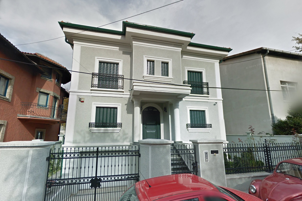 FOTO Ovo je kuća premijera Macuta od milion evra, čuva je policija