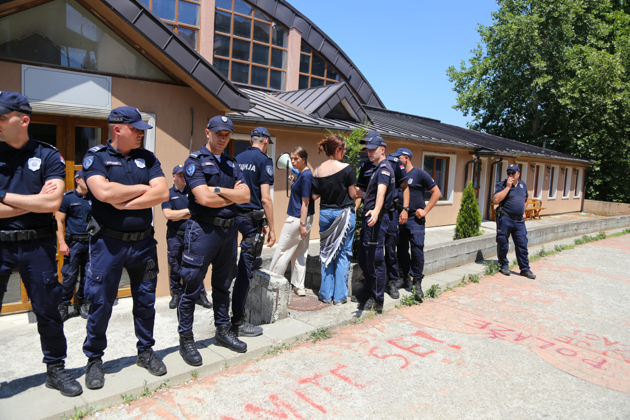 Oglasila se Uprava univerziteta u Novom Pazaru nakon što su zaposleni s maskiranim batinašima ...