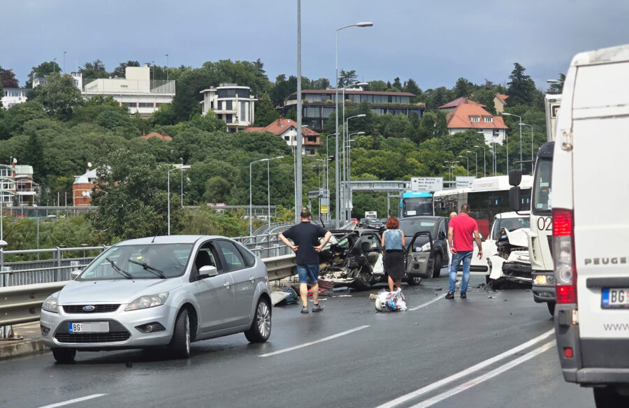 Karambol kod Hipodroma: Jedna osoba poginula u lančanom sudaru FOTO