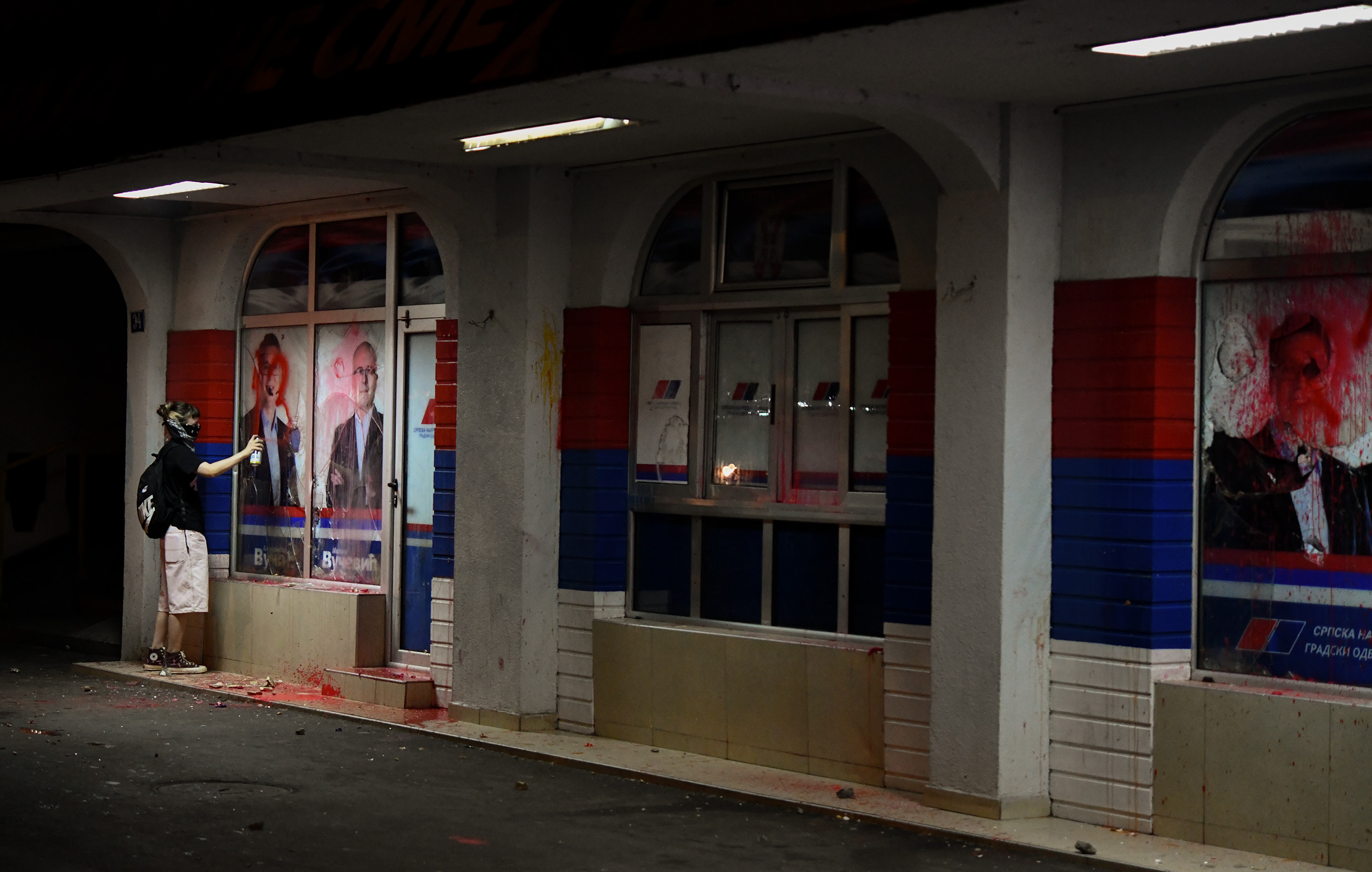 Dve novinarke napadnute ispred prostorija SNS u Subotici - Naslovi.net