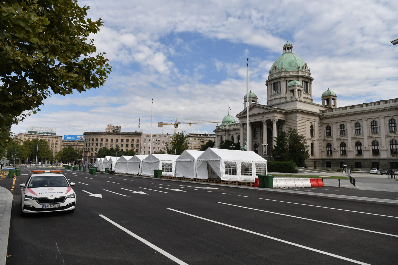 Trg Republike otvoren za saobraćaj od 15 sati, Ćacilend ostaje