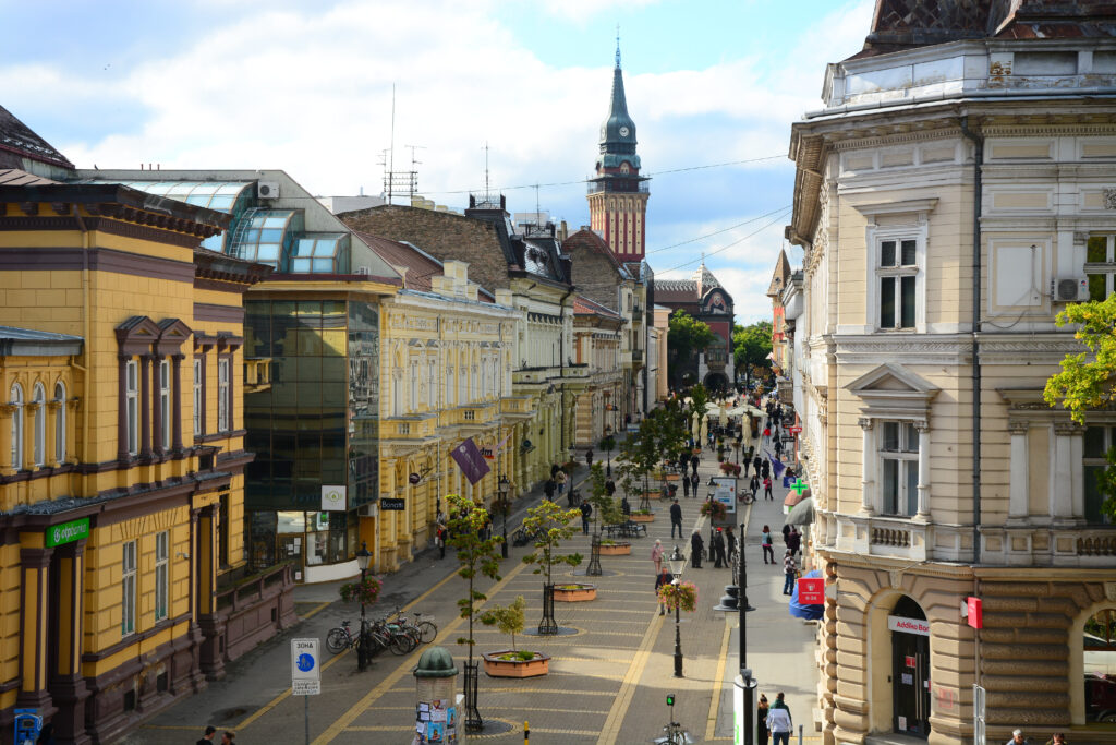 Zaposleni u Politehničkoj školi u Subotici danas simbolično u crnini