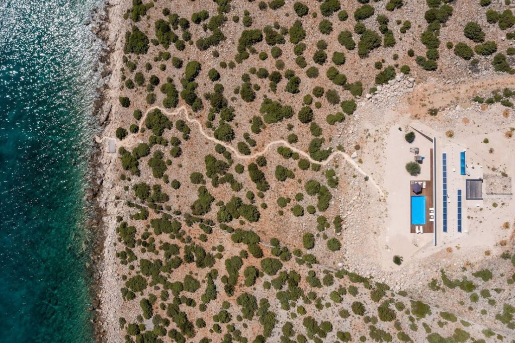 100 metara od mora: Kuća na jednom od najvećih ostrva u Jadranskom moru ...