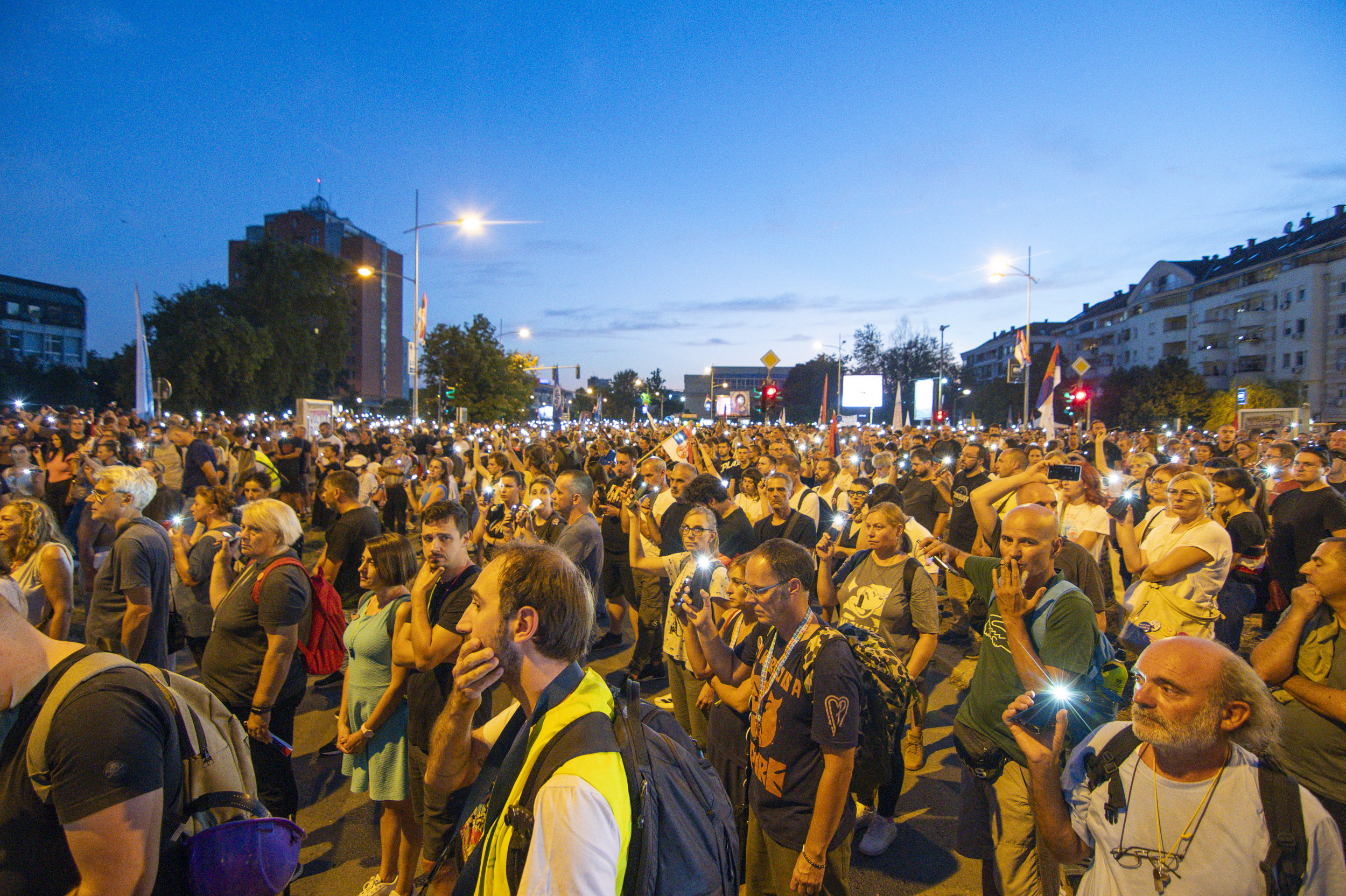 Arhiv javnih skupova objavio koliko je bilo ljudi sinoć na protestu u ...